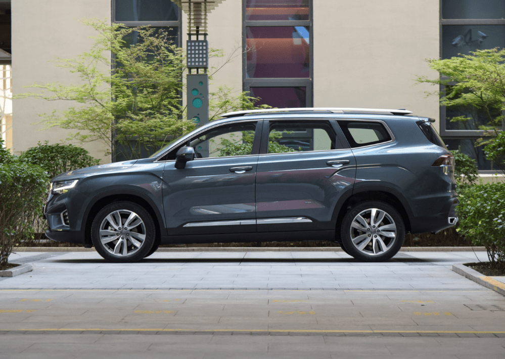 月薪4000养得起的7座车，长4835mm大厂出品，可惜就是没能大火_搜狐汽车_搜狐网