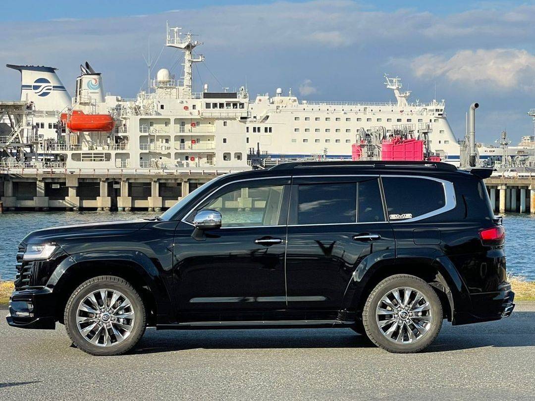 新款LC酷路泽亮相港口，犀利又霸气，运动元素浓郁，3.5T+10AT_搜狐汽车_搜狐网