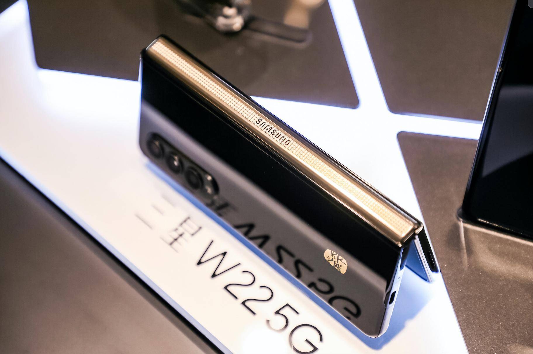 赏春景盎然 踏美好征程 心系天下三星W22 5G一路相伴_生活_审美_支持