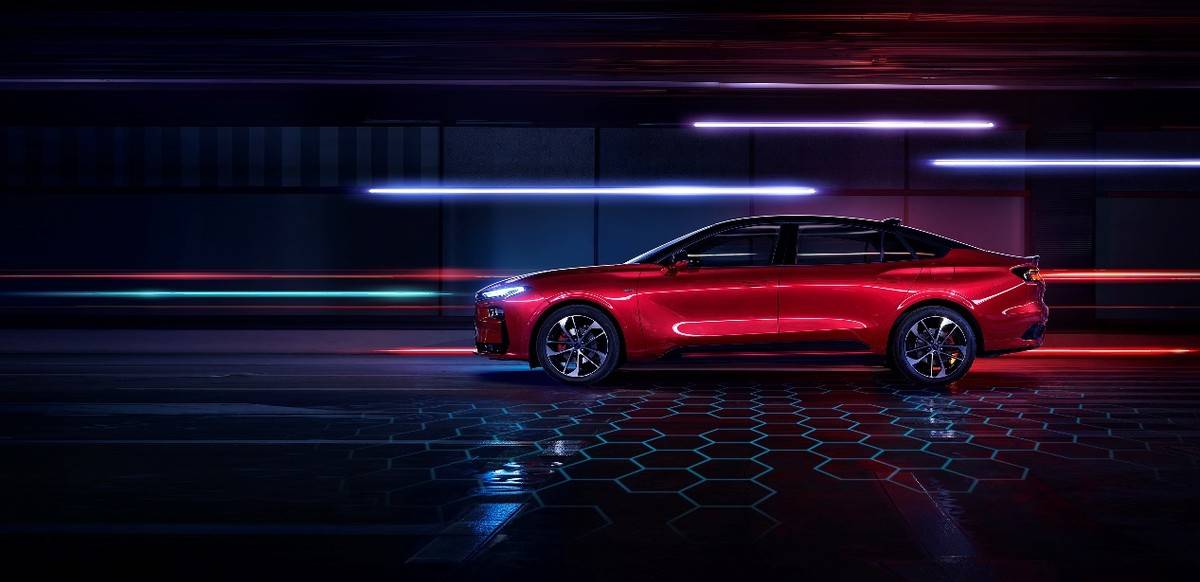 标配2.0T+8AT,新一代蒙迪欧超强实力开启重磅预售 15.98万元起_搜狐汽车_搜狐网