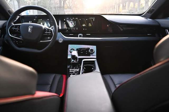 奔腾B70S：Z世代等待的轿跑SUV，重新定义奔腾的用户体验_搜狐汽车_搜狐网