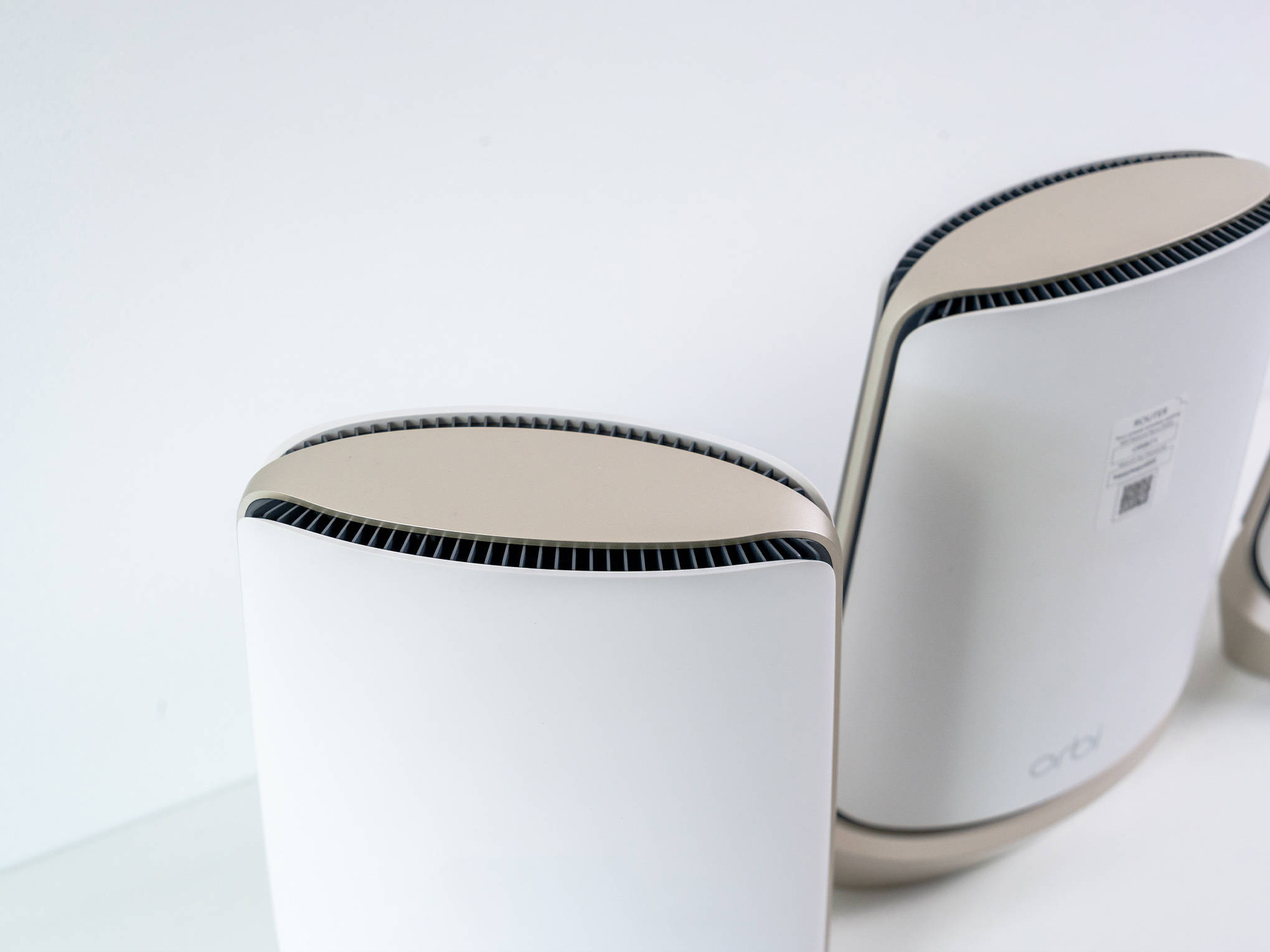 WiFi 6E体验，网件Orbi RBKE963开箱兼Intel AX210、AMD RZ608性能对比_Mesh_频段_路由器