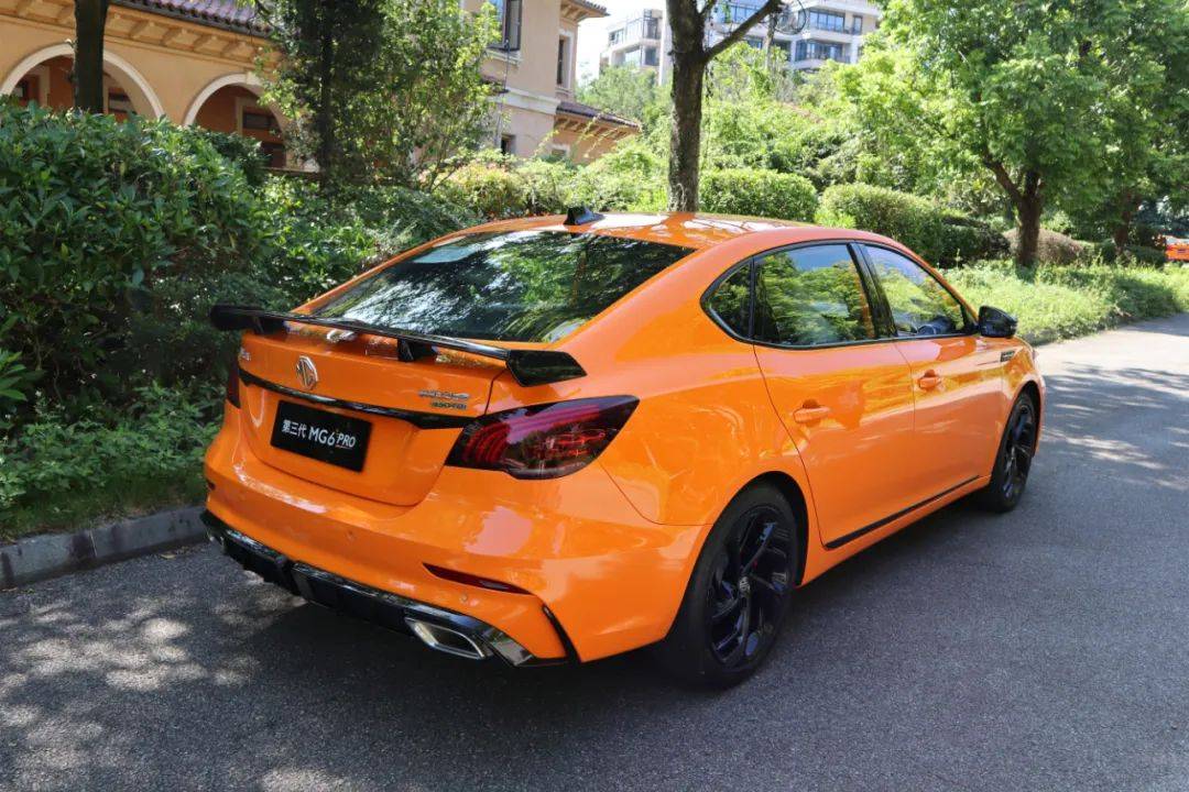 运动家轿对决，长安UNI-V对比MG6 PRO，谁更值得选？_搜狐汽车_搜狐网