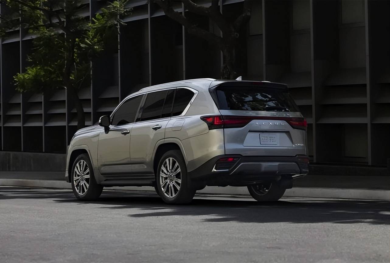 雷克萨斯LX600价格首曝：海外55万的低配版，国内报价已超200万？_搜狐汽车_搜狐网