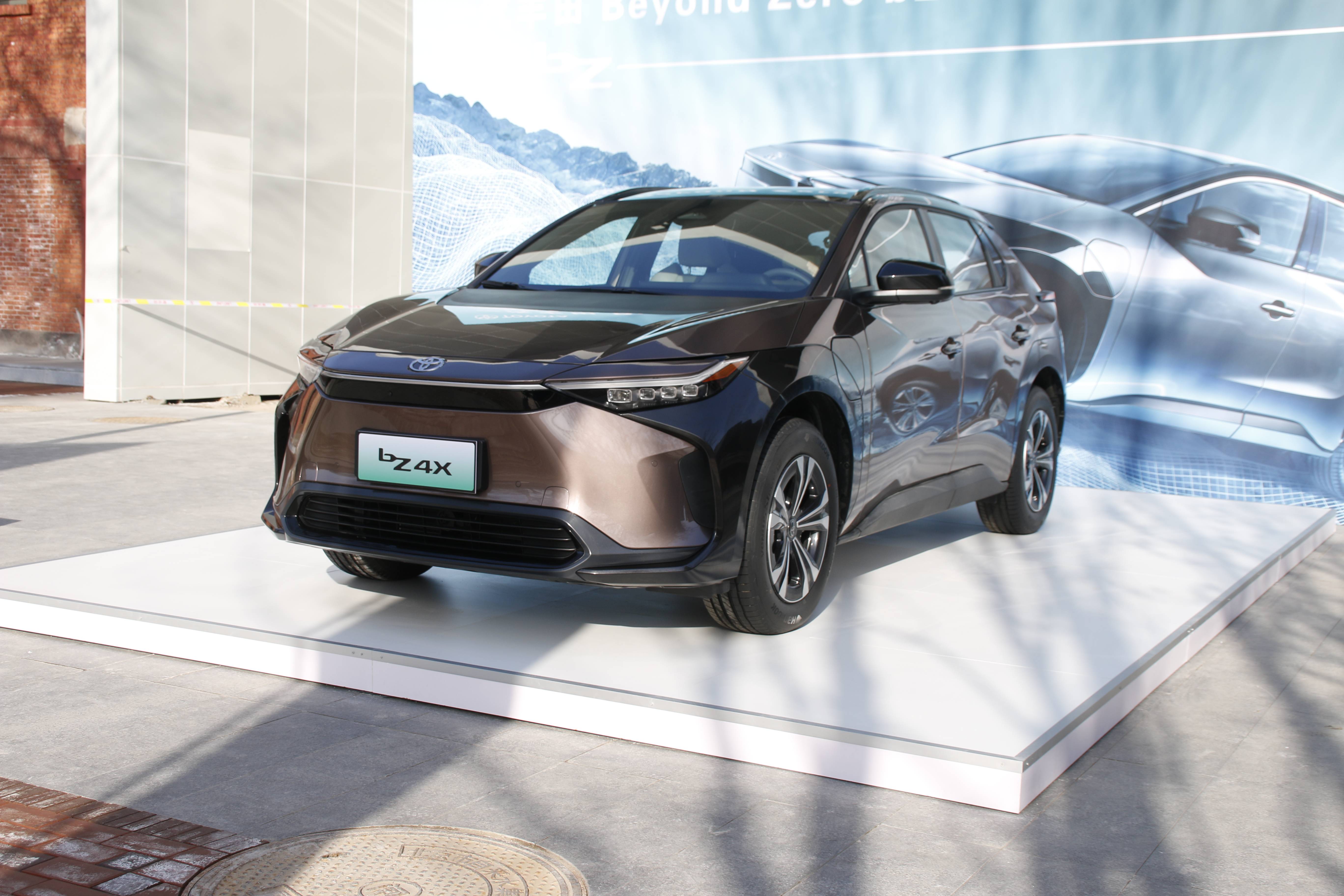 22万元起/基于e-TNGA平台打造 一汽丰田bZ4X正式开启预售_搜狐汽车_搜狐网