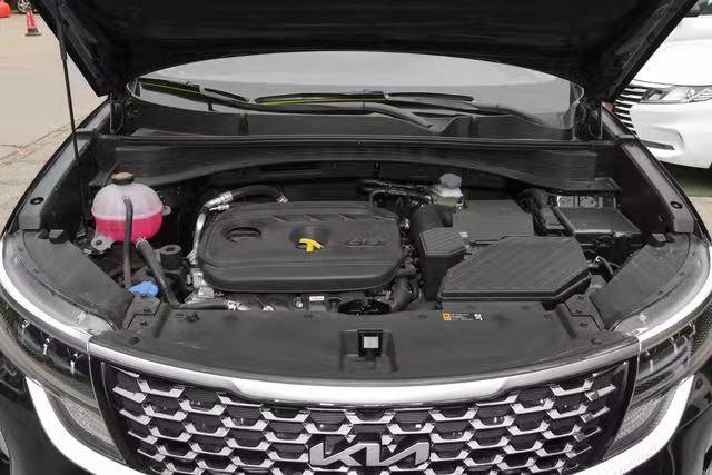 详解起亚KX5空间宽敞，配置丰富，搭载2.0L发动机+6AT变速箱_搜狐汽车_搜狐网