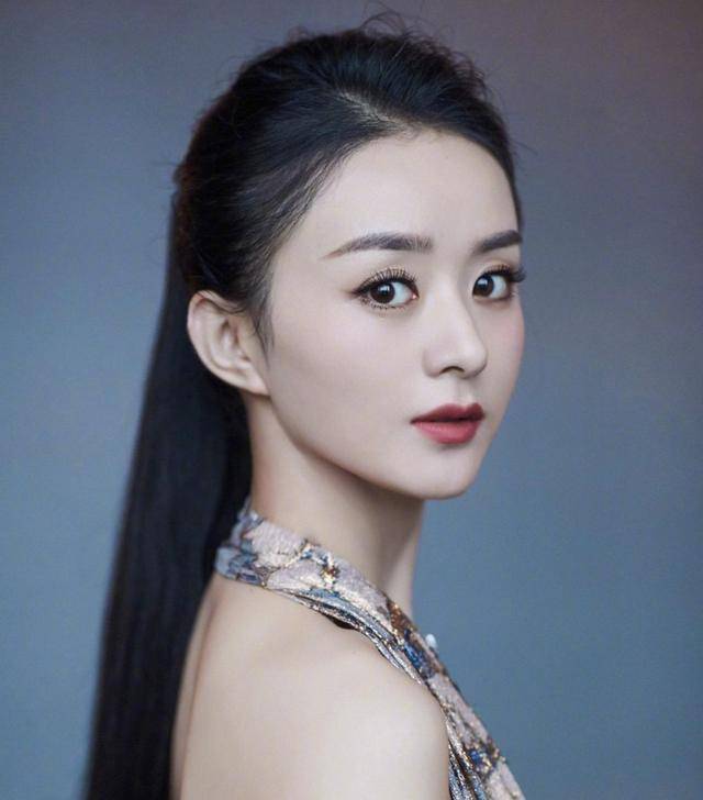 导演：再往下坐一点！赵丽颖床戏现场曝光，网友：活该她火_朱梓_演技_女明星