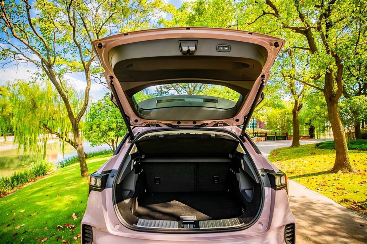 520，领克06 SHERO帮你表带爱意_搜狐汽车_搜狐网