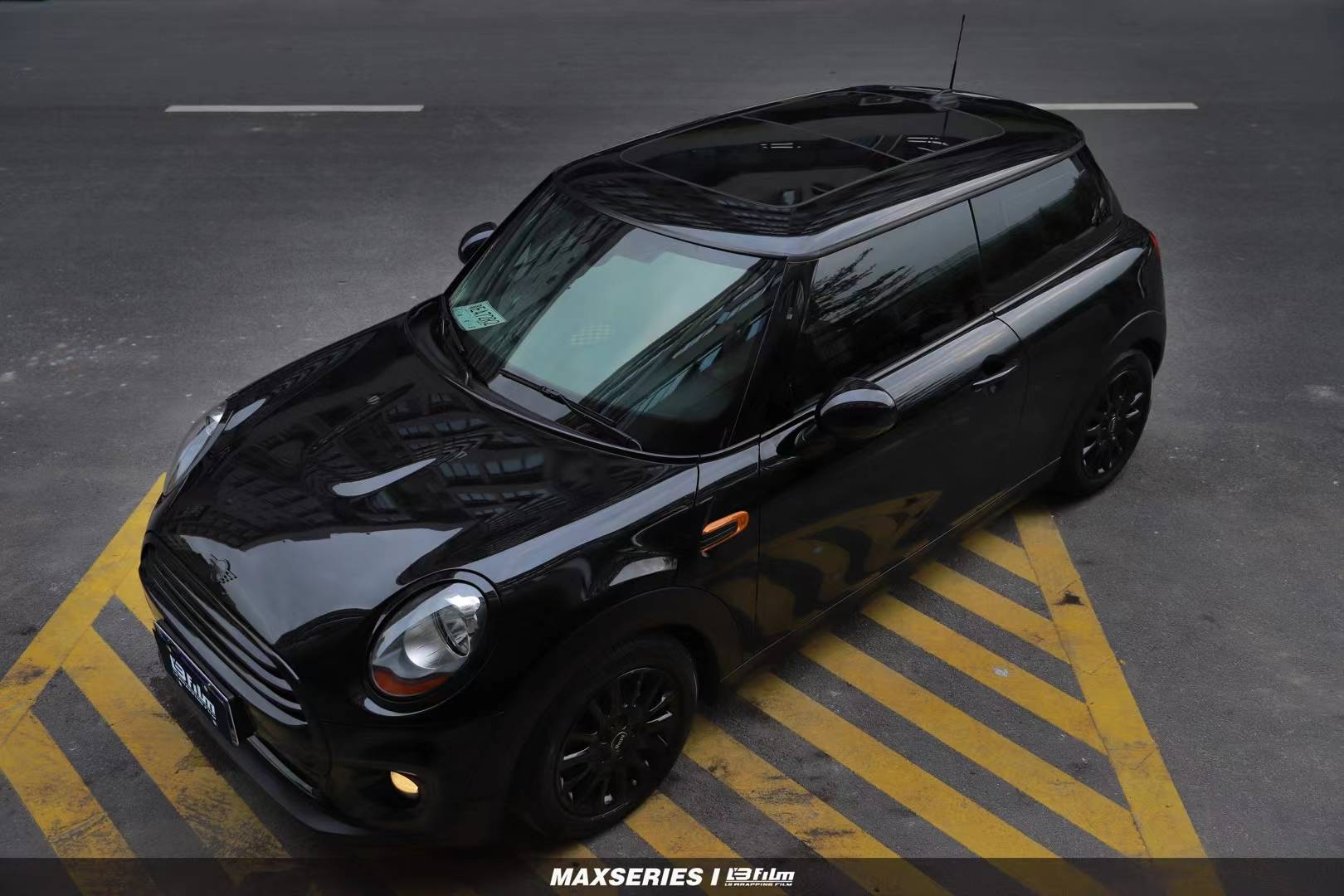 宝马Mini改色膜PET修复钢琴黑（LBFILM）_搜狐汽车_搜狐网