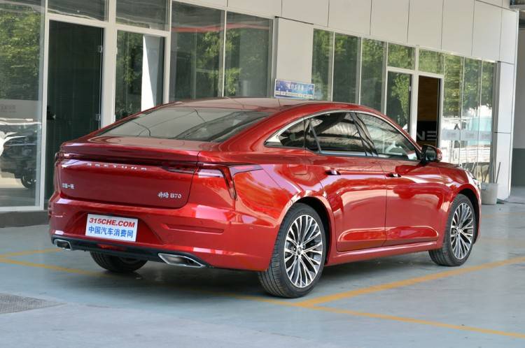 配置优化升级 2022款奔腾B70/T55正式上市_搜狐汽车_搜狐网