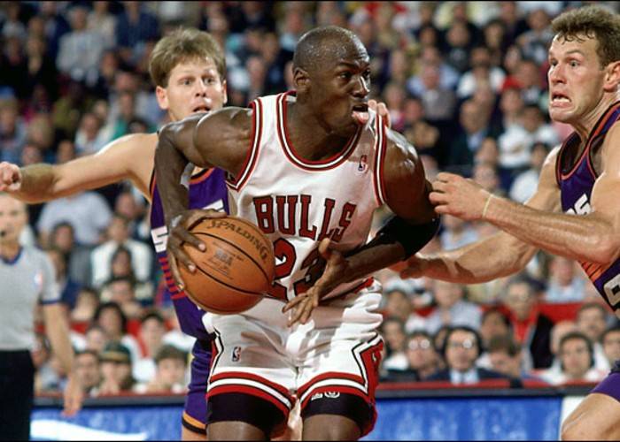 篮球之神乔丹领衔，在NBA总决赛历史上最具主宰力的前五位球星！_比赛_篮板_埃尔文·约翰逊