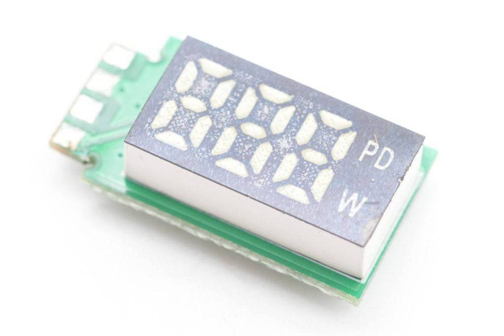 内置英集芯IP2726快充协议芯片，倍仕达33W双口快充充电器拆解_功率_小板_模块