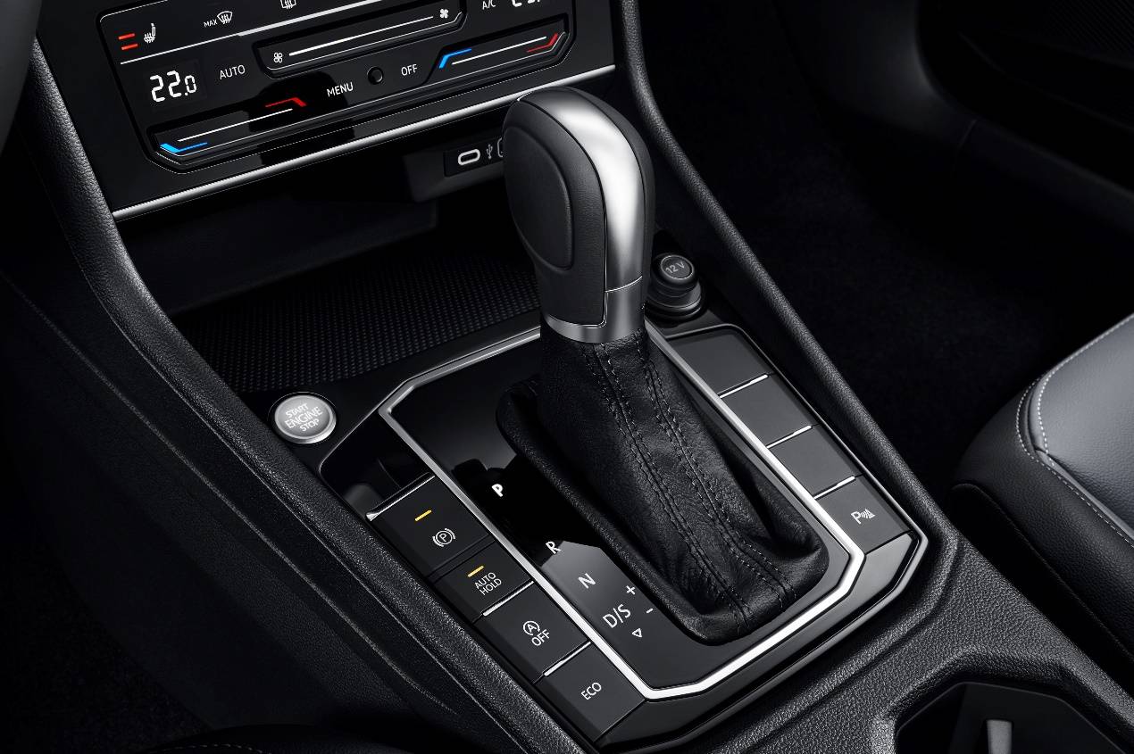 点阵+条幅双格栅前脸 风格更时尚，新款朗逸6月23日上市_搜狐汽车_搜狐网