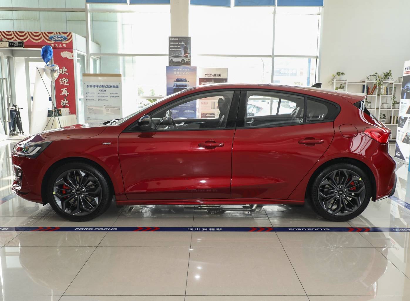 这才是大众高尔夫和本田思域的劲敌，全系1.5T+6AT，11.98万起_搜狐汽车_搜狐网