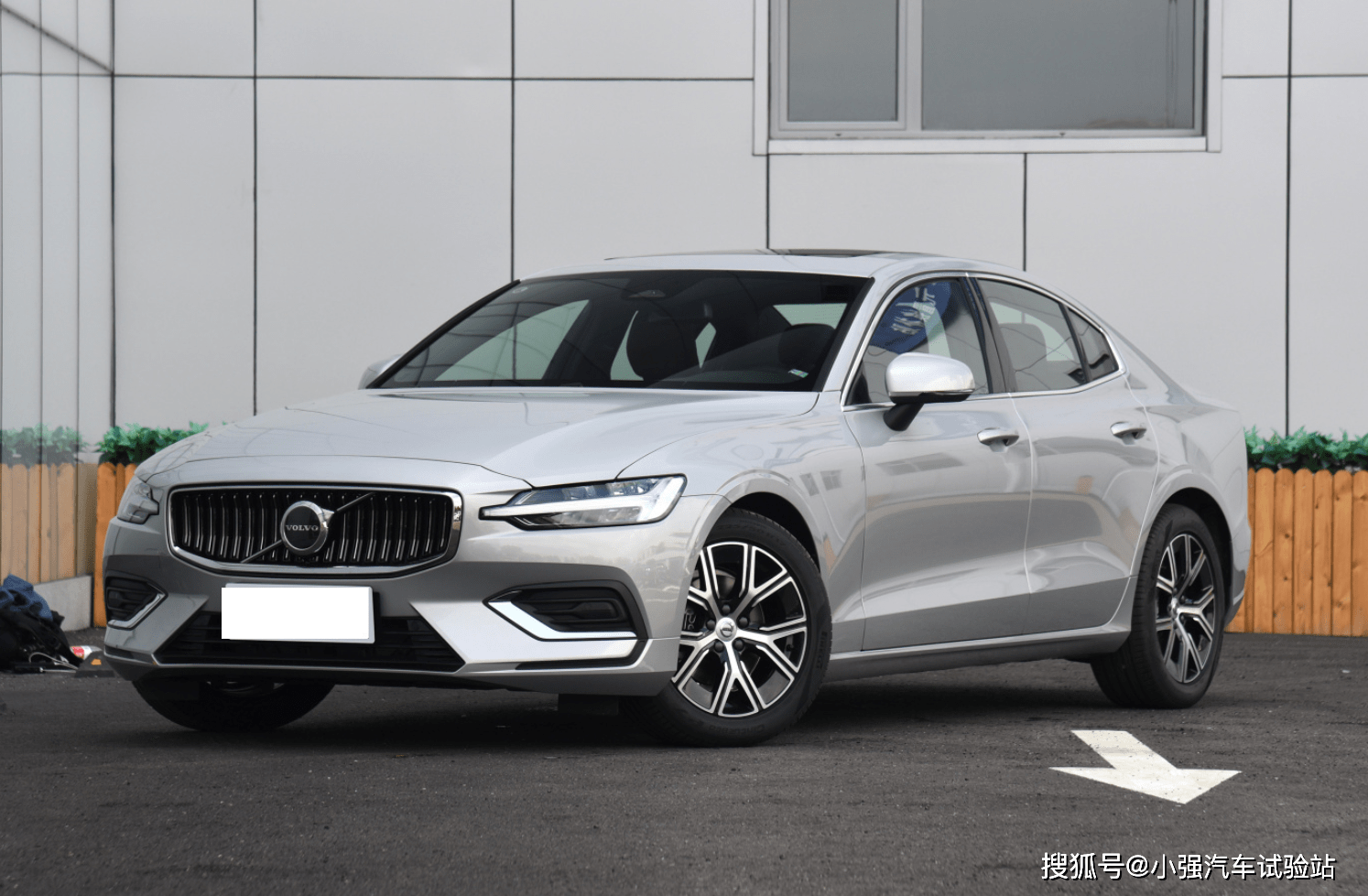 全新沃尔沃S60上市,实力碾压宝马3系,2.0T+48轻混，仅售29.69万起_搜狐汽车_搜狐网