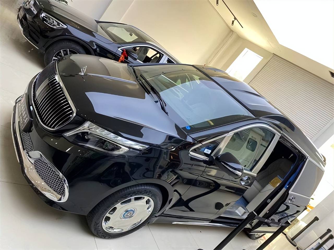 奔驰V260L高级定制升级,豪客V600,4+2隐藏六座总裁座驾_搜狐汽车_搜狐网