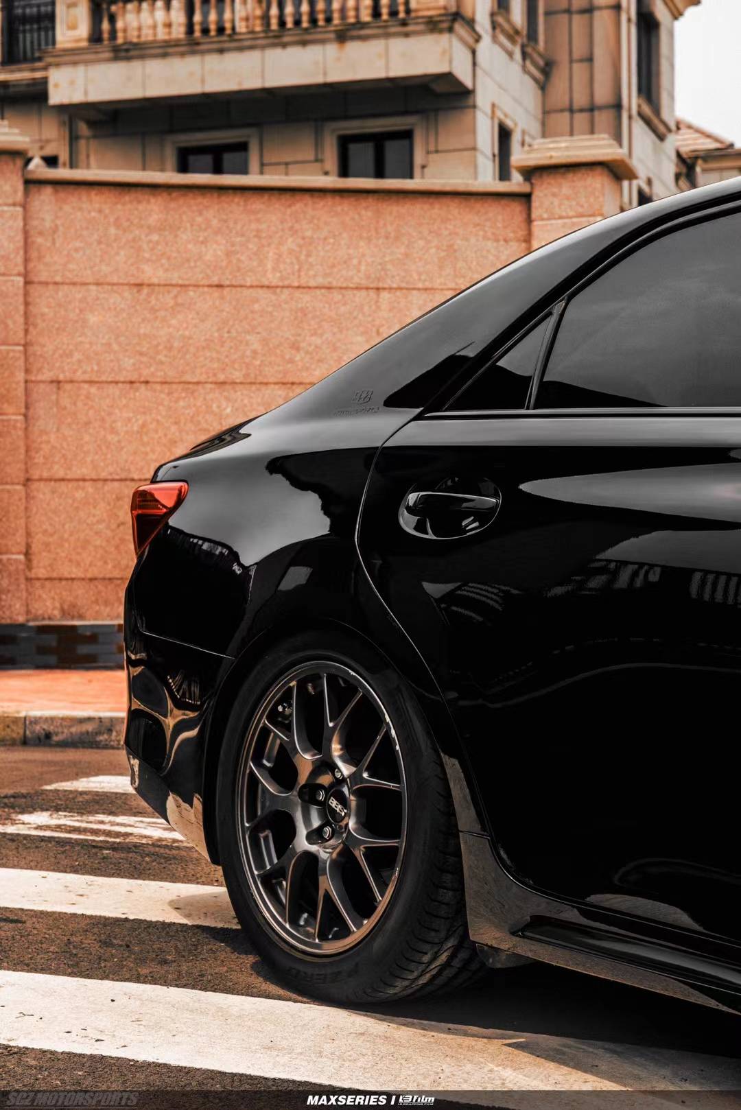 丰田锐志LBFILM改色膜PET修复钢琴黑,还原黑色本来独有的魅力_搜狐汽车_搜狐网