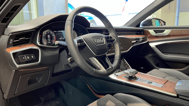 新奥迪A6L：2.0T养车要花3.6万/年，比宝马5系贵1千？_搜狐汽车_搜狐网