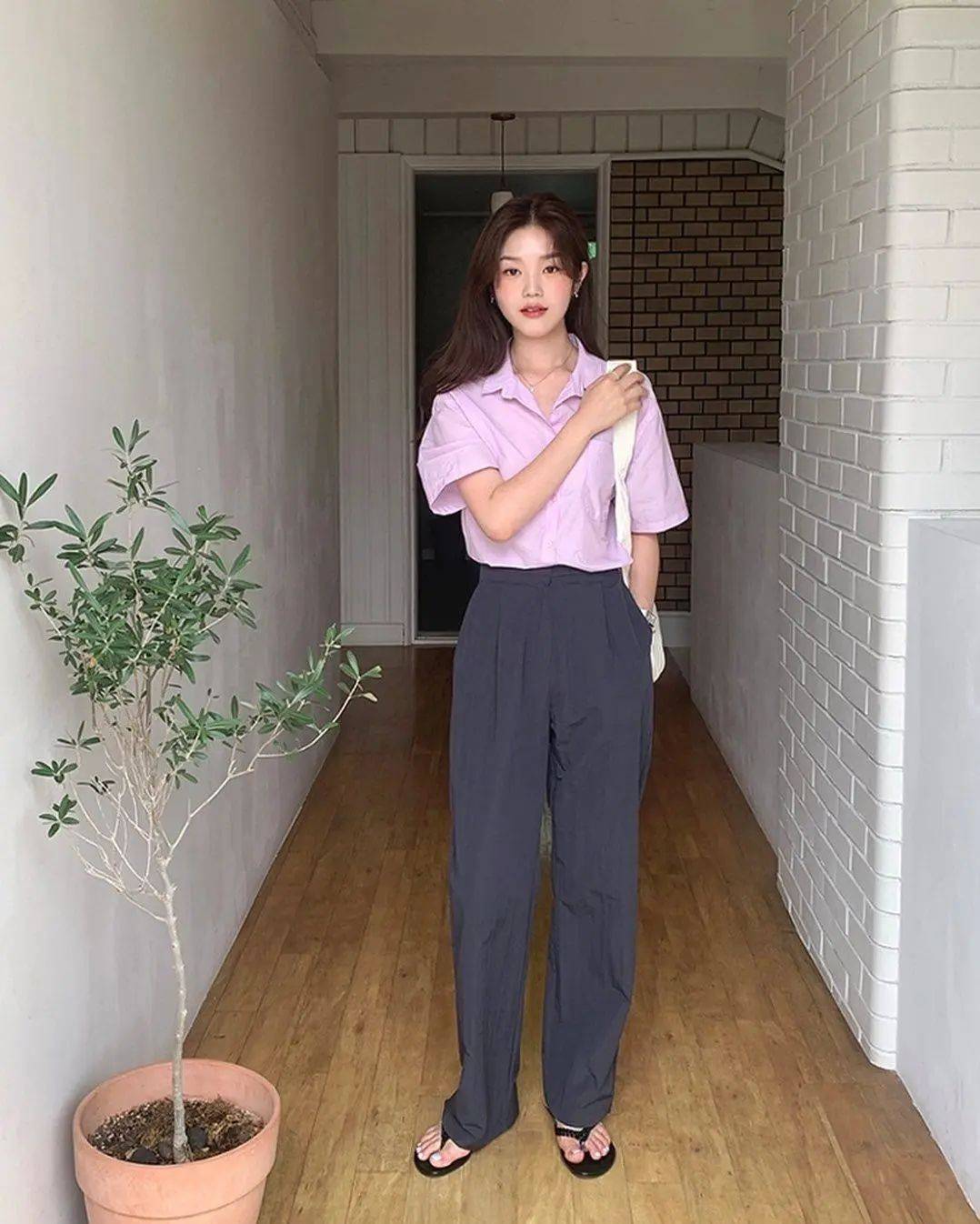 衬衫+休闲裤的12种穿法，30岁以上保证精致_时尚_裤子_穿着者