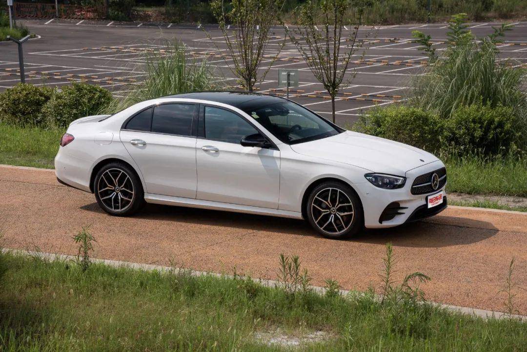 试驾奔驰E 300：原汁原味的爽，开了才会懂_搜狐汽车_搜狐网