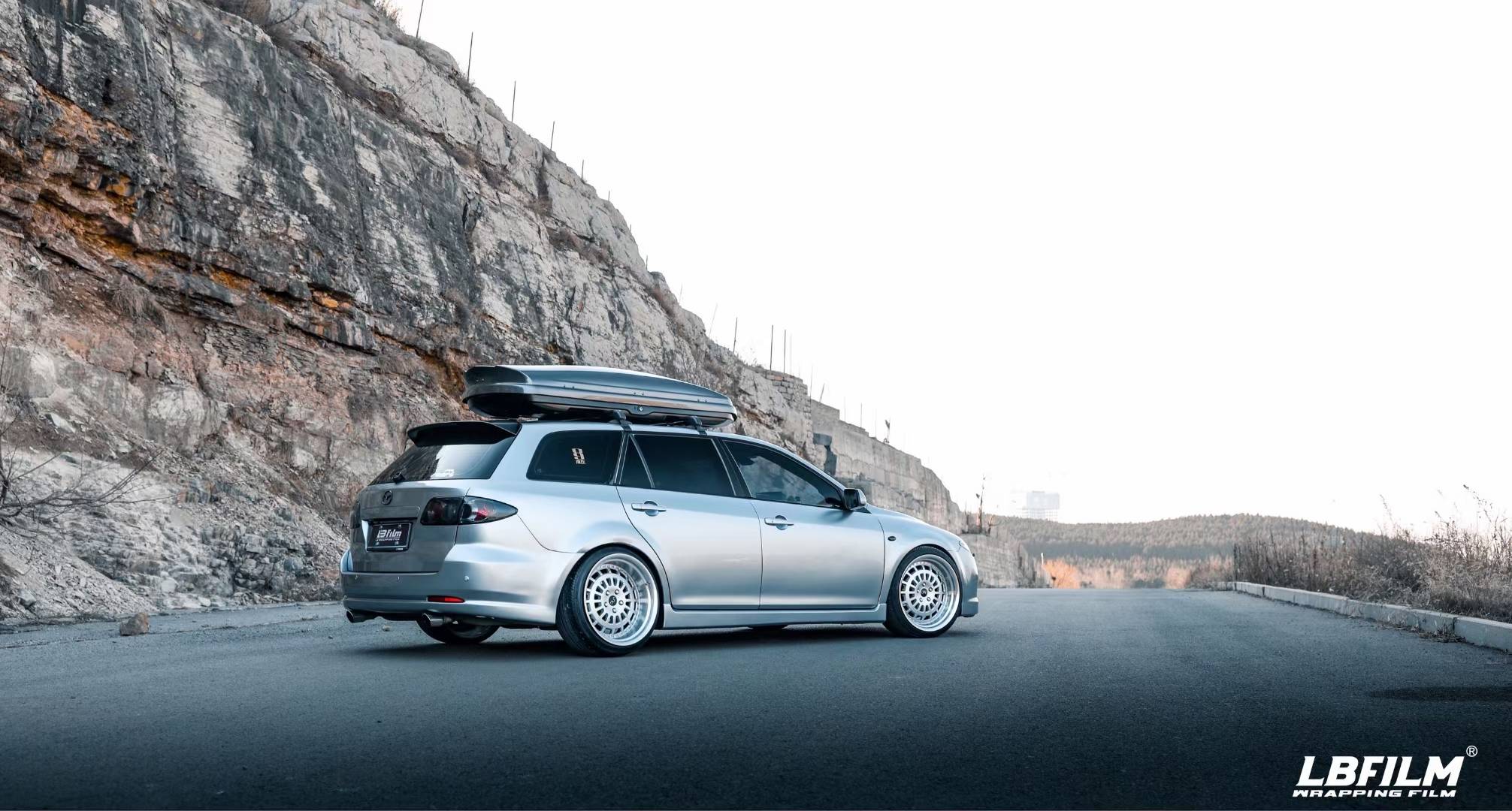 马自达6-LB改色膜液态金属高级灰，质感丰富且极具层次_搜狐汽车_搜狐网