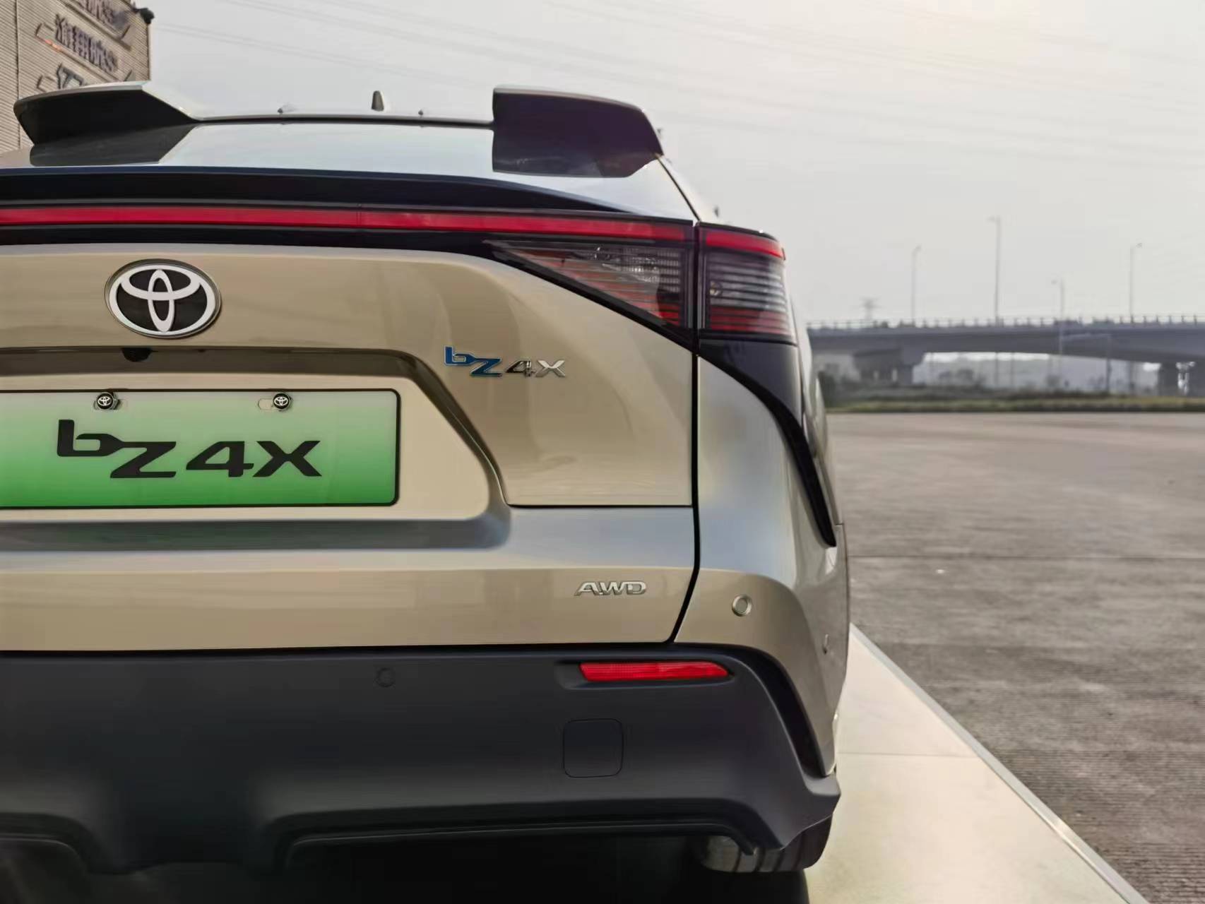 高价值纯电中型SUV 广汽丰田bZ4X 电动大厂的超强实力_搜狐汽车_搜狐网