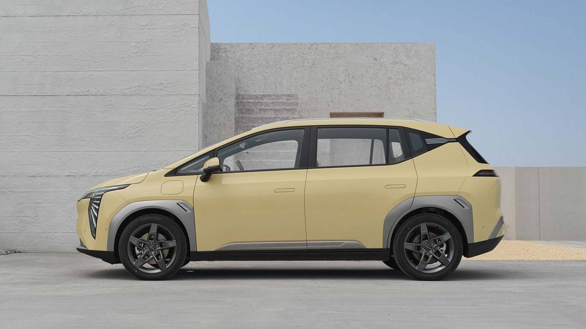 入门纯电SUV之争，小鹏G3i 和AION Y PLUS哪款更合适年轻人？_搜狐汽车_搜狐网