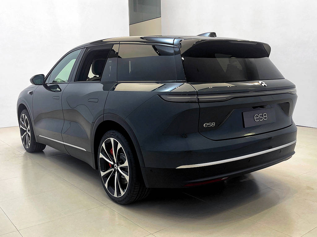 实拍全新ES8和EC7，全新家族设计，多种版本可选_搜狐汽车_搜狐网