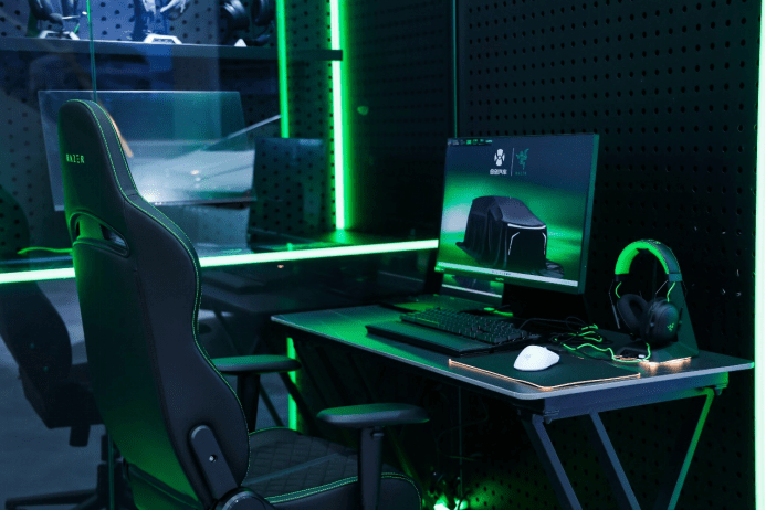 联手雷蛇，合创V09 RAZER版会是你梦寐以求的移动电竞堡垒吗？_搜狐汽车_搜狐网