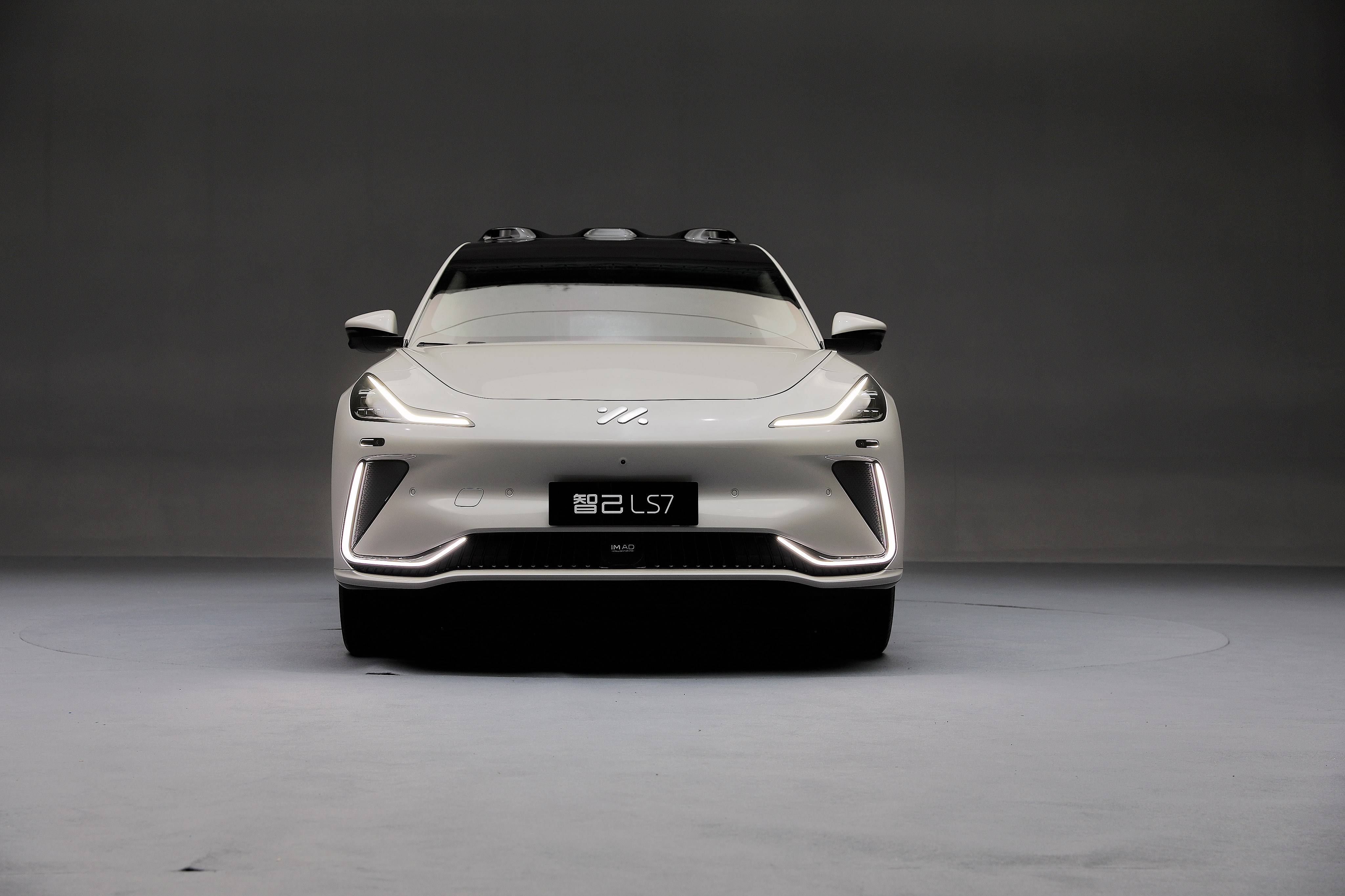 汽车圈的“移动海景房”，智己LS7是如何兼顾性能与舒适的？_搜狐汽车_搜狐网