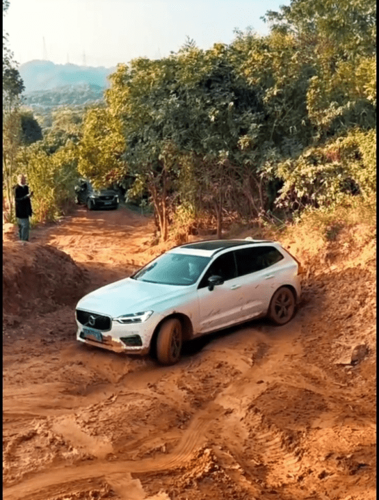 凯迪拉克XT6成佛坡顺利通关，沃尔沃XC60让人失望_搜狐汽车_搜狐网