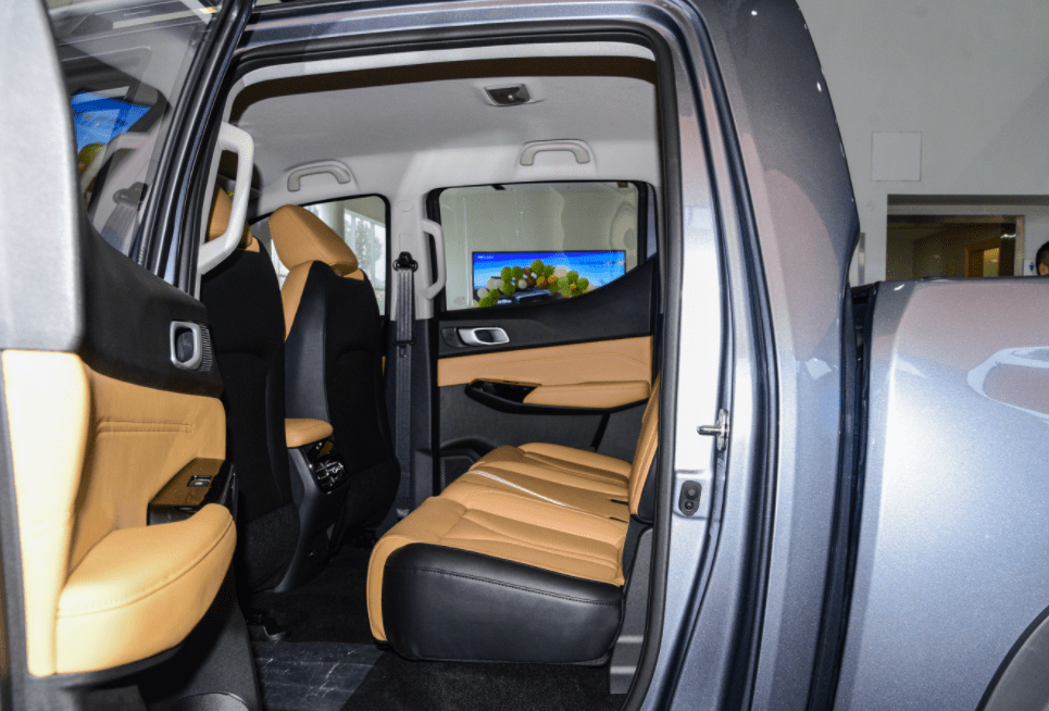 车长5米6，C1驾照能开，搭载2.0T+8AT加92油，带你看长安览拓者_搜狐汽车_搜狐网