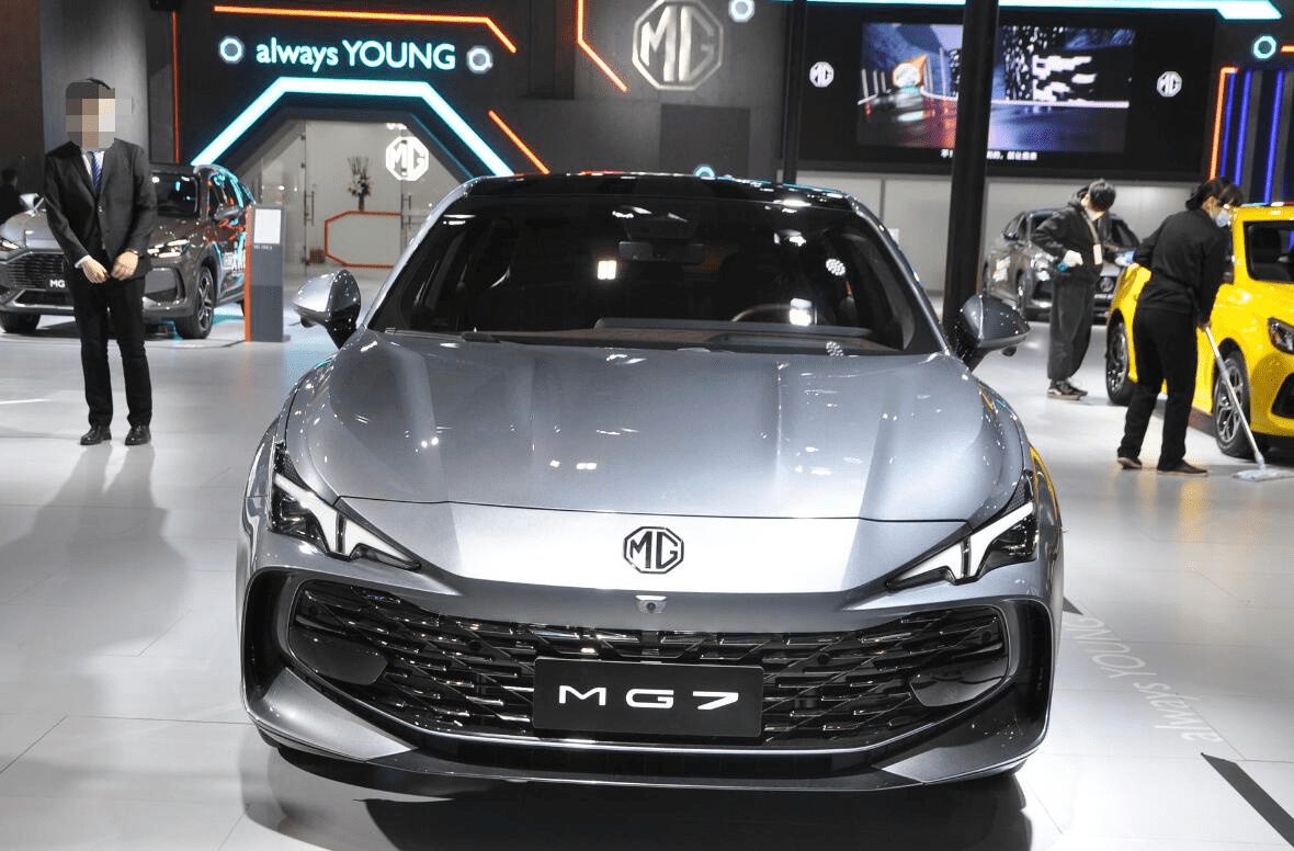 外观动感内饰时尚，全新名爵MG7亮相广州车展_搜狐汽车_搜狐网