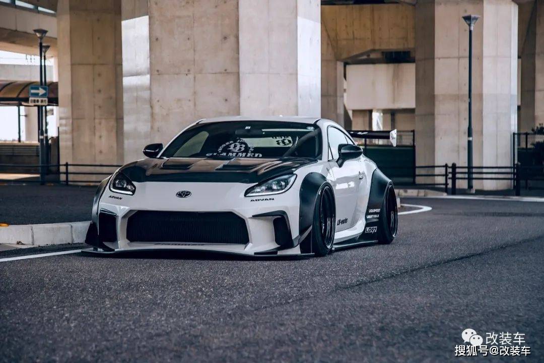 LIBERTY WALK推出丰田GR86宽体套件，跟火箭兔相比谁更好看？_搜狐汽车_搜狐网