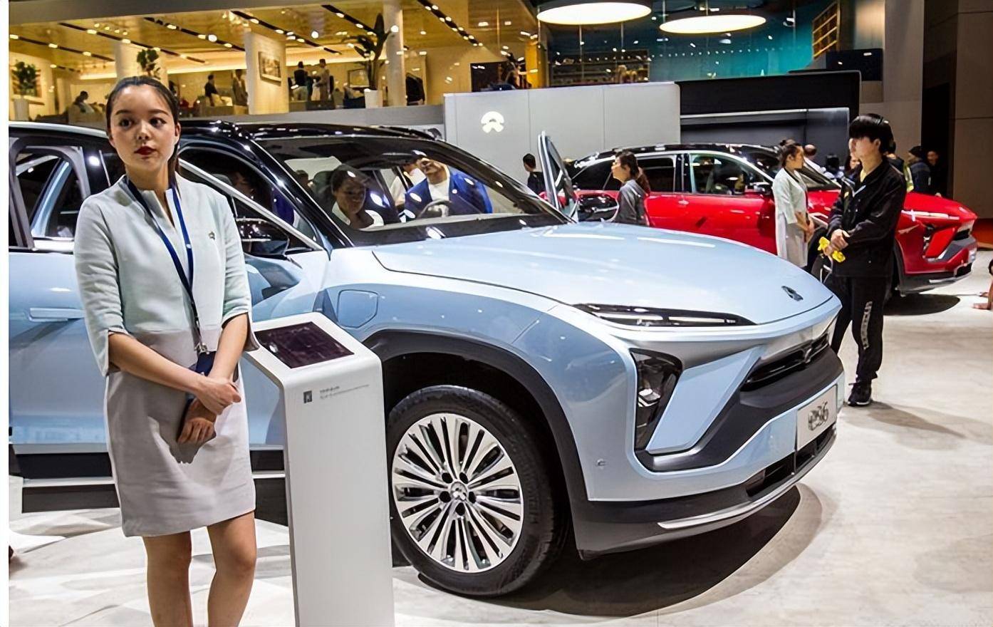 李斌：特斯拉降到十几万也绝不降价，蔚来ES8、ES6：先降10万看看_搜狐汽车_搜狐网