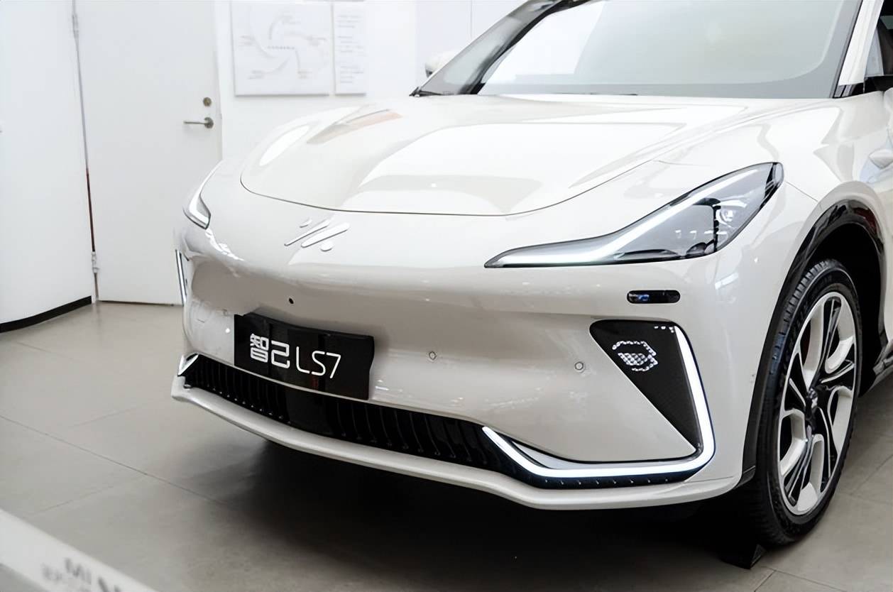 【e汽车】智己LS7，能否破局豪华中大型SUV市场？_搜狐汽车_搜狐网