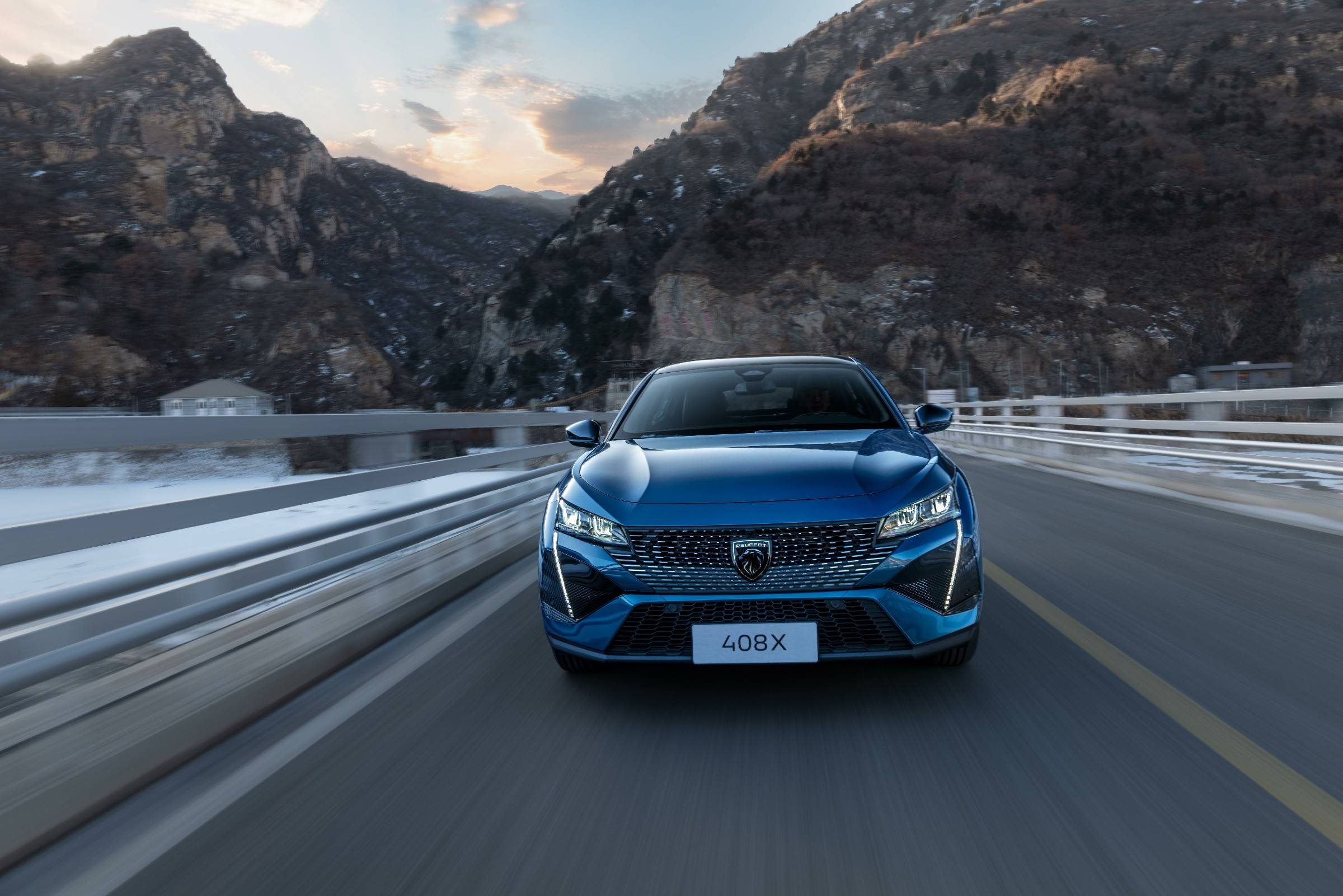 20万内必看车型！ 新法式无界座驾东风标致408X量产下线_搜狐汽车_搜狐网