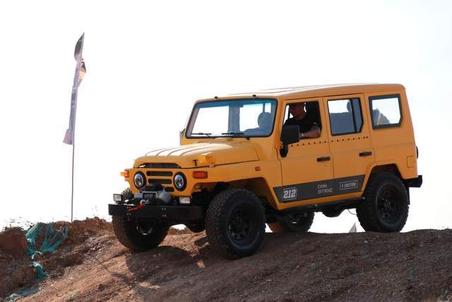 顺应潮流？老古董的新款BJ 212就要来了，或采用2.0T+8AT动力_搜狐汽车_搜狐网