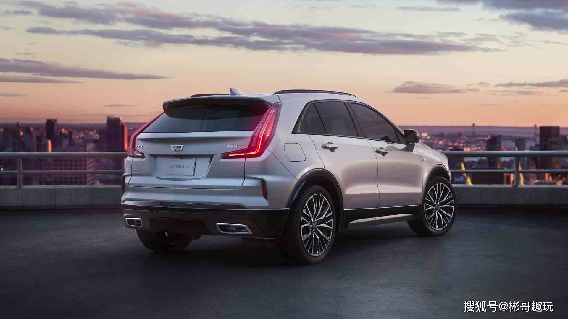 2024款凯迪拉克XT4亮相 配备锐歌同款的33寸曲面屏_搜狐汽车_搜狐网