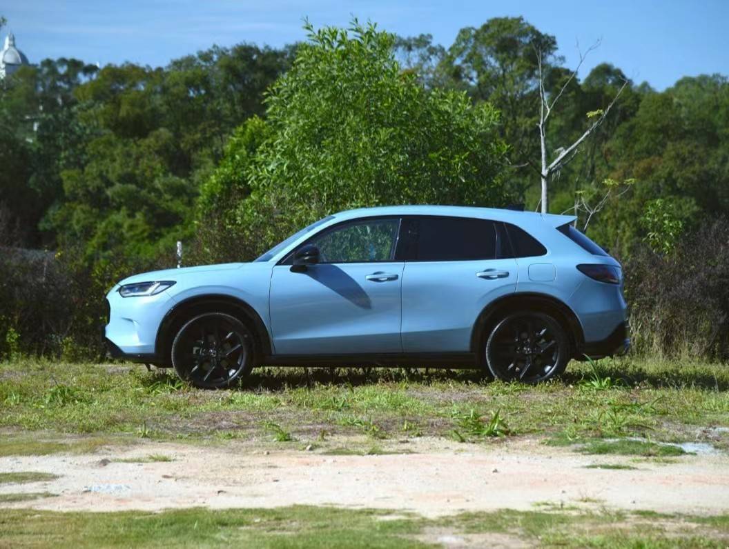 百公里油耗仅为5.13L 广本混动SUV ZR-V致在19.99万起开售_搜狐汽车_搜狐网