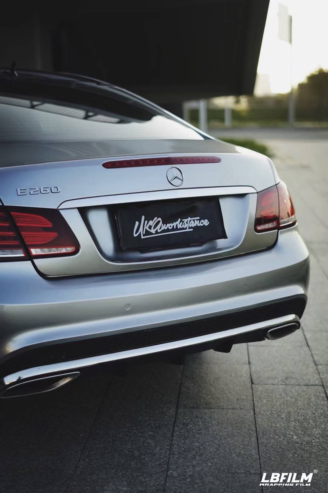 奔驰E260-LB改色膜GT银，极致内敛_搜狐汽车_搜狐网