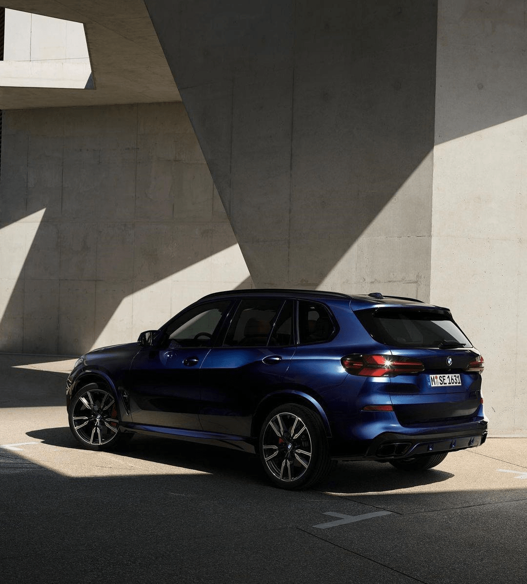 新款宝马X5 M60i官图发布 造型激进 配4.4T发动机_搜狐汽车_搜狐网