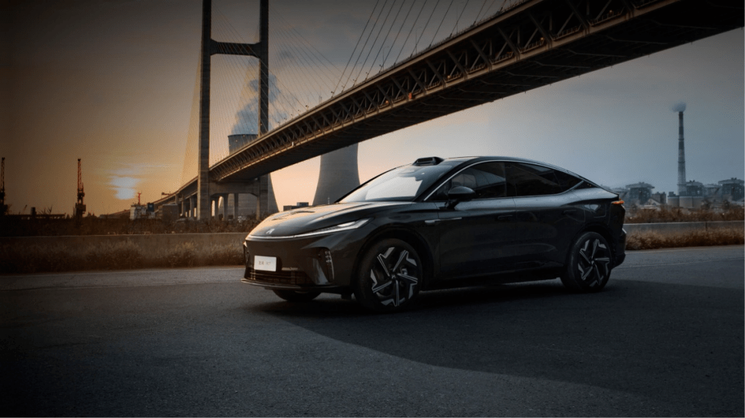 对手太强？对标Model Y的飞凡R7，为何折戟沉沙？F7能否翻盘？_搜狐汽车_搜狐网