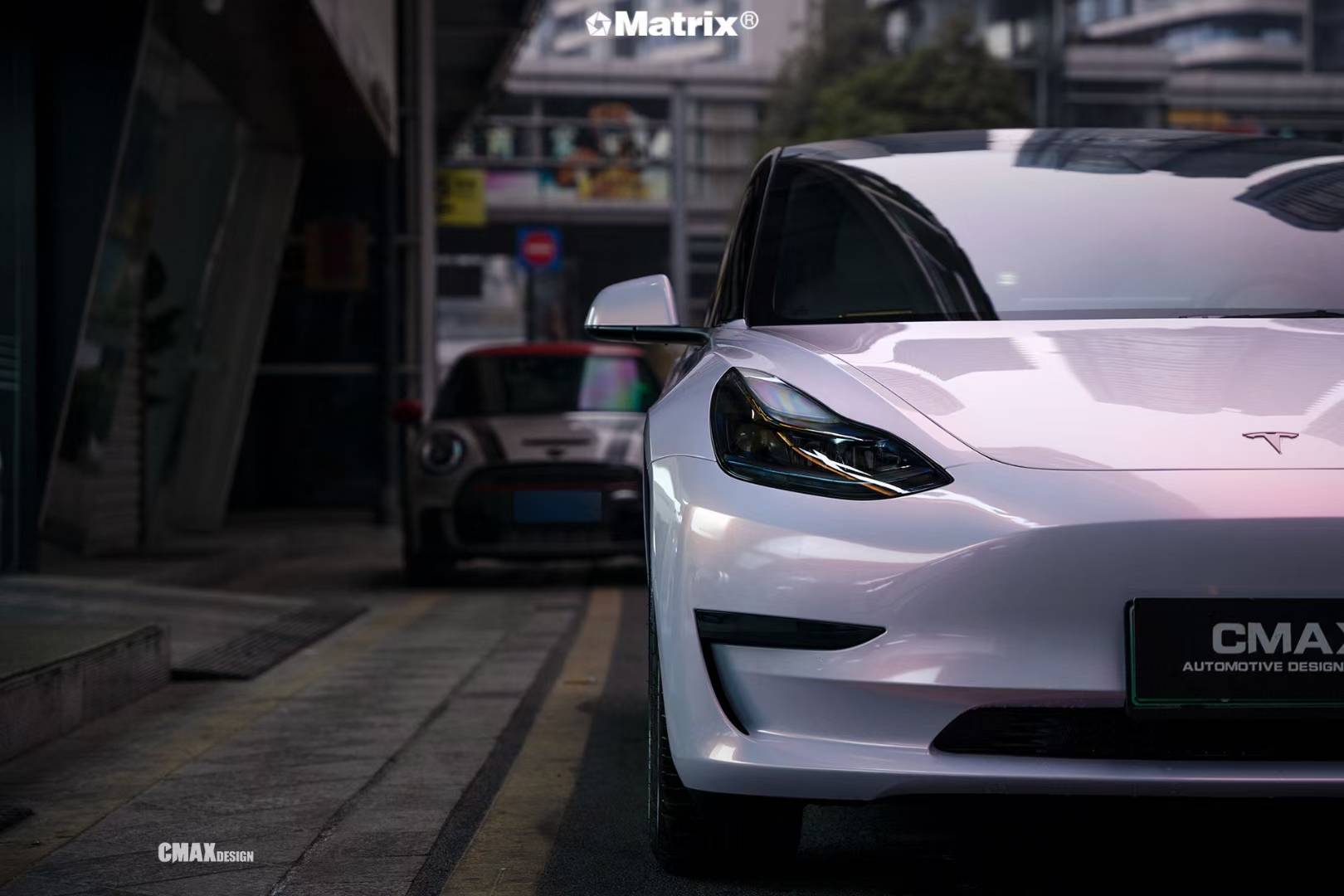 特斯拉Model3矩阵改色膜花悦粉，如梦幻般的美丽色彩_光彩_阳光_案例