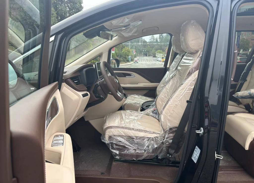 别克GL8的新对手 一汽奔腾M9实车亮相_搜狐汽车_搜狐网