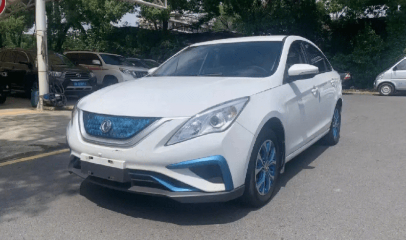 东风风行S50电动车武汉当街爆燃，车主称再也不买这个车了_搜狐汽车_搜狐网