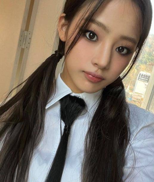 NewJeans背景超强？出道不足一年就全球爆红，新一代人间香奈儿_Hyein_成为了_品牌