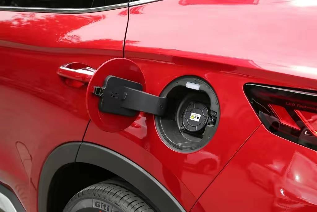 体验宋PLUS EV顶配，配置丰富空间大，纯电续航505km，售价20.38万_搜狐汽车_搜狐网