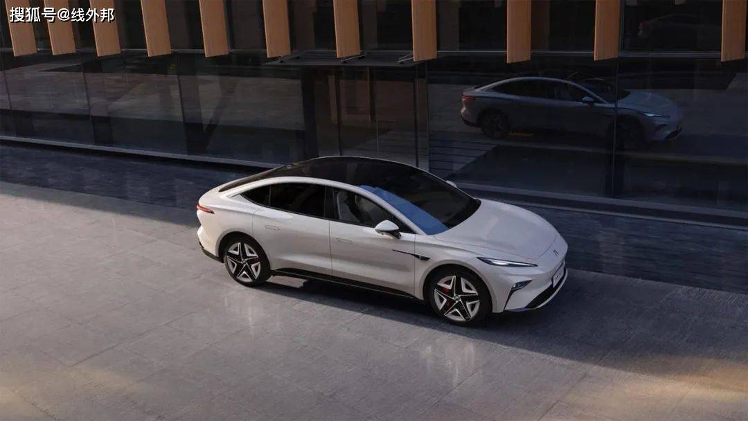 “新卷王”飞凡F7：20多万的价格，超配“大奔”座舱_搜狐汽车_搜狐网