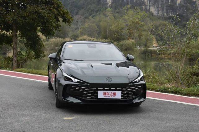 试驾：MG7，底盘用料扎实，运动最优解！_搜狐汽车_搜狐网